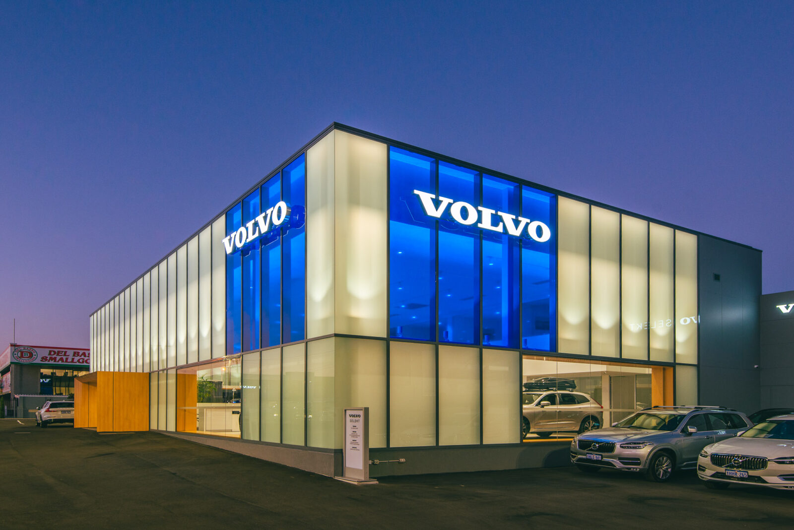 Glass Facades – Metro Glass